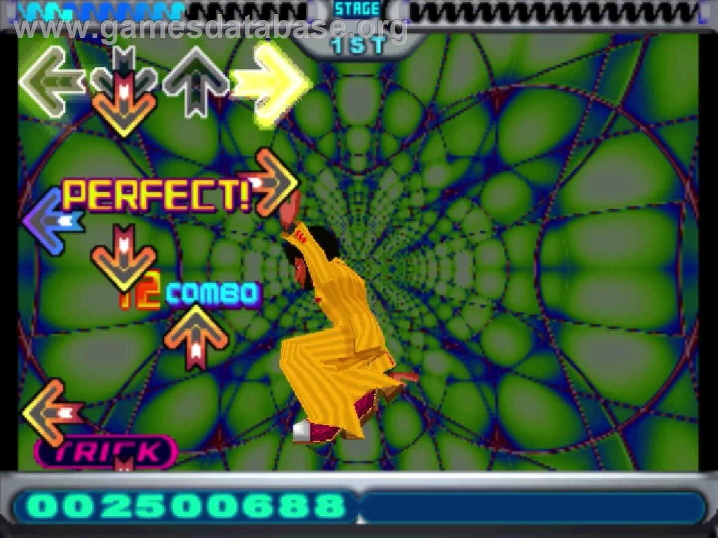 Dance Dance Revolution 5th Mix - Sony Playstation - Artwork - In Game